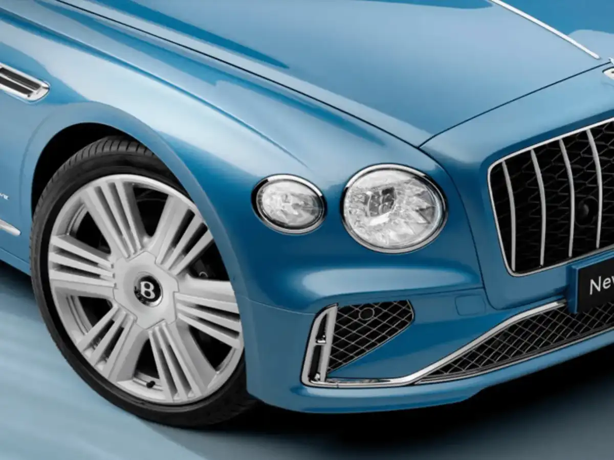 Bentley Unveils New 671 HP Hybrid Versions of Continental and Flying Spur