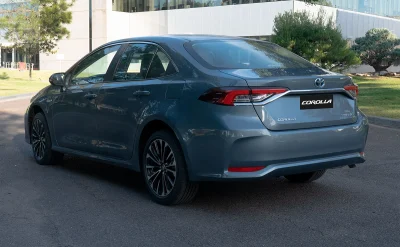 corolla 2024 cinza celestial